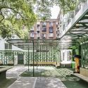 Tree Courtyard / MAT Office | ArchDaily