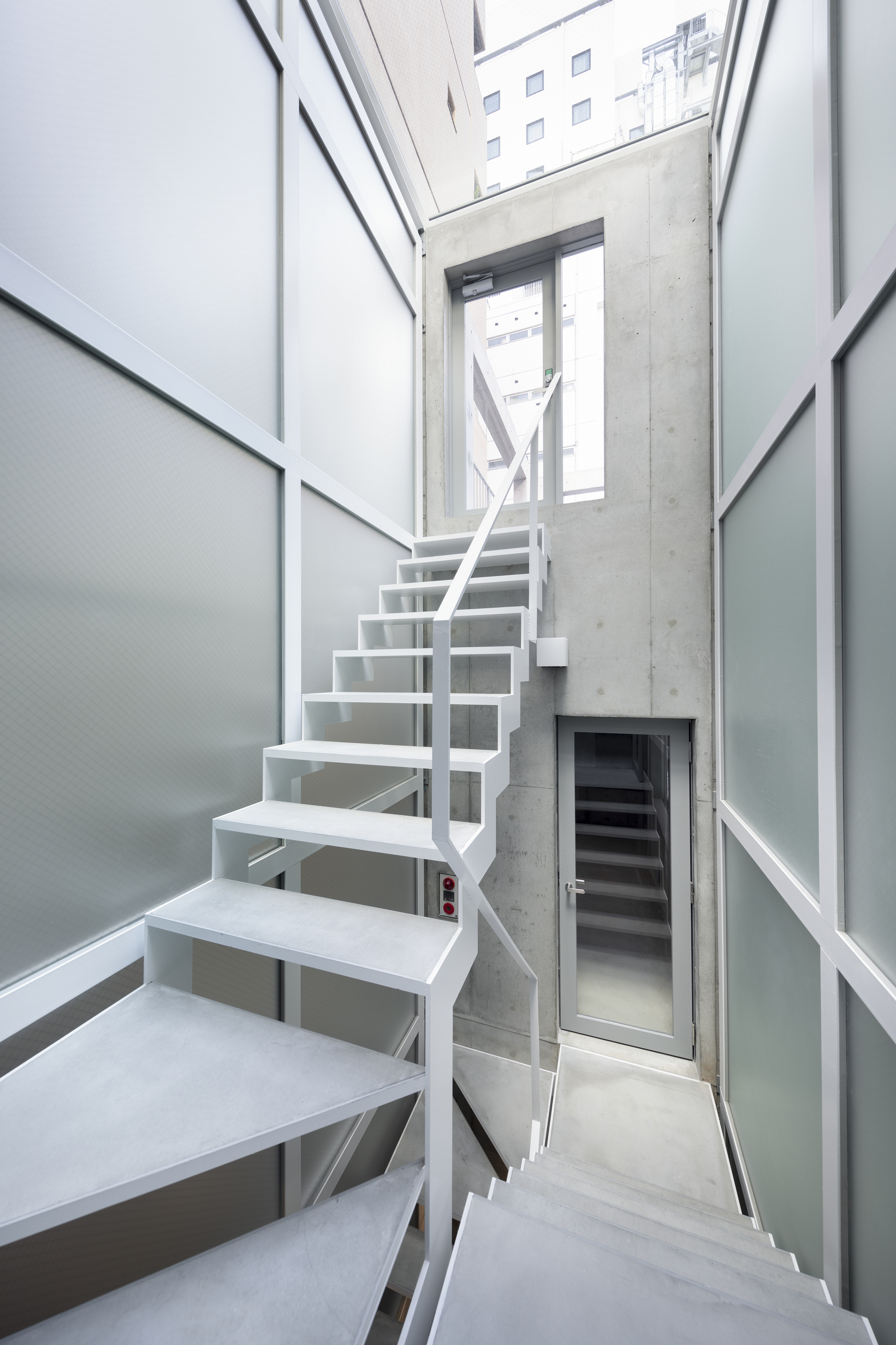 Gallery of Multi-Tenant Building In Ginza / SO&CO. - 9