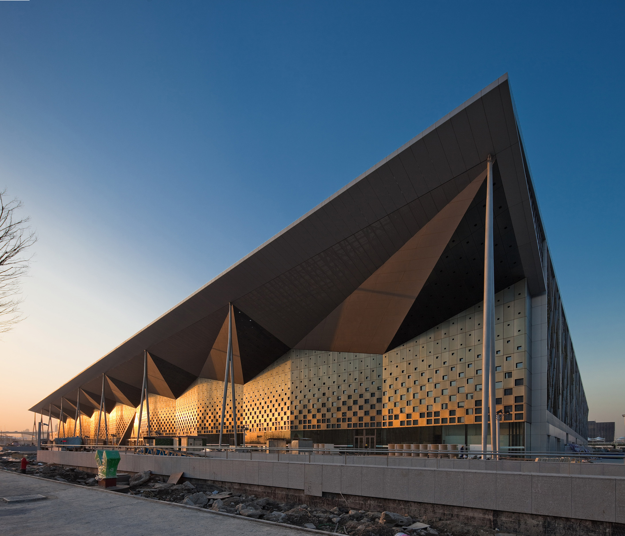 Conceiving Present Day of Future: A Talk with Zeng Qun | ArchDaily