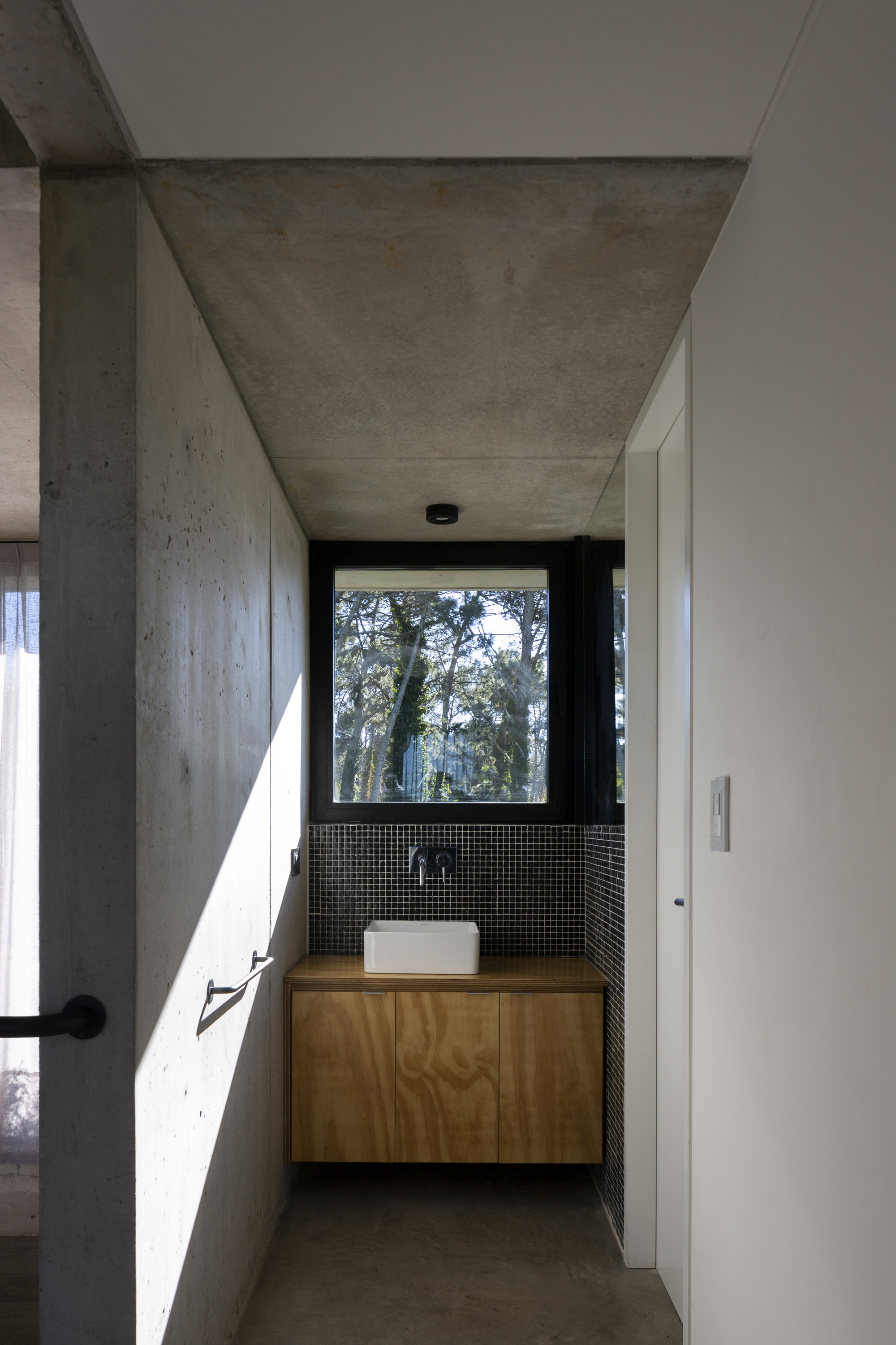 Gallery of Nono House / Contino - D'Elia Arquitectos - 20