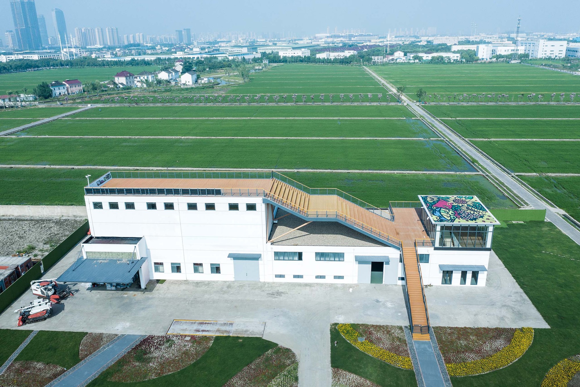 Gallery of Renovation of Xiangyang Village Rice Drying Factory / Formal ...