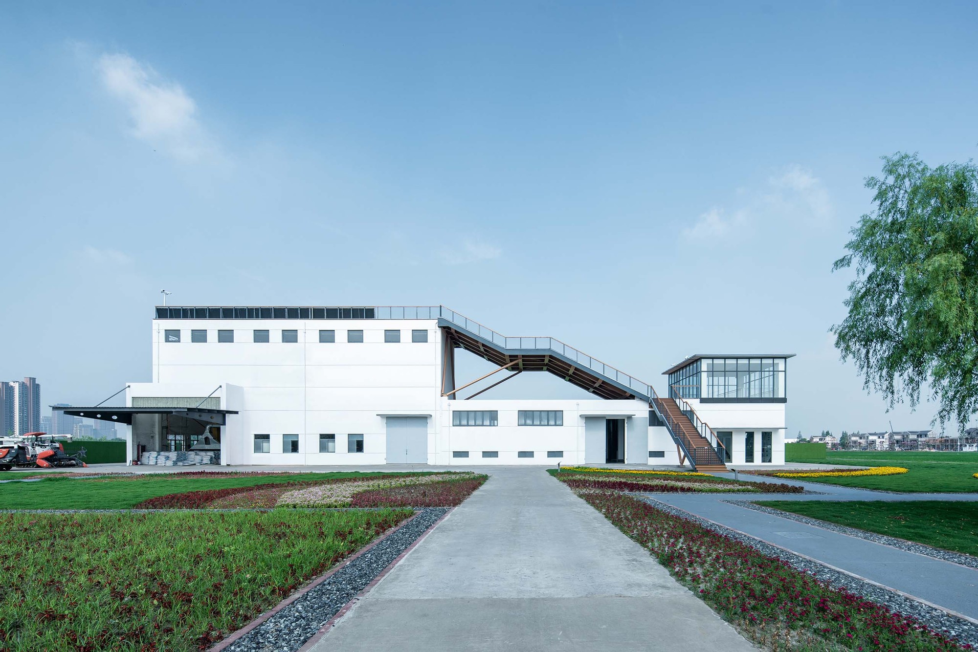 Gallery of Renovation of Xiangyang Village Rice Drying Factory / Formal ...