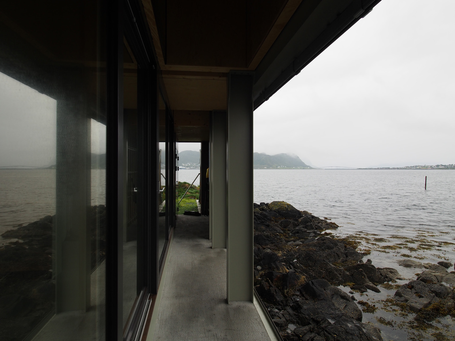 Gallery of Weekend House Straume / Knut Hjeltnes - 14