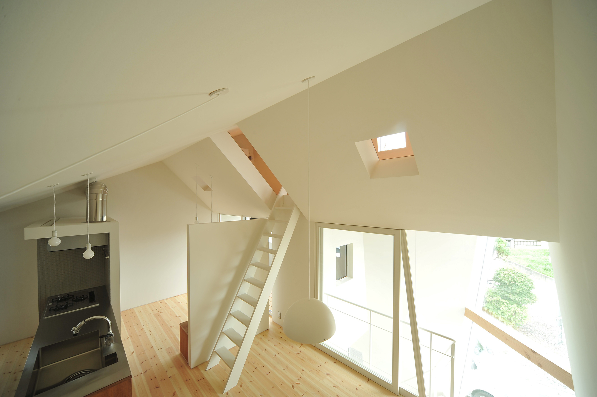 Gallery of Shiro House / Takeru Shoji Architects - 4