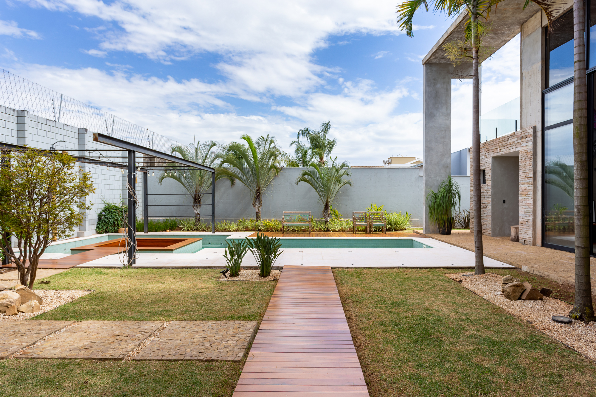 Gallery of F.P. House / Studio AFS - 14