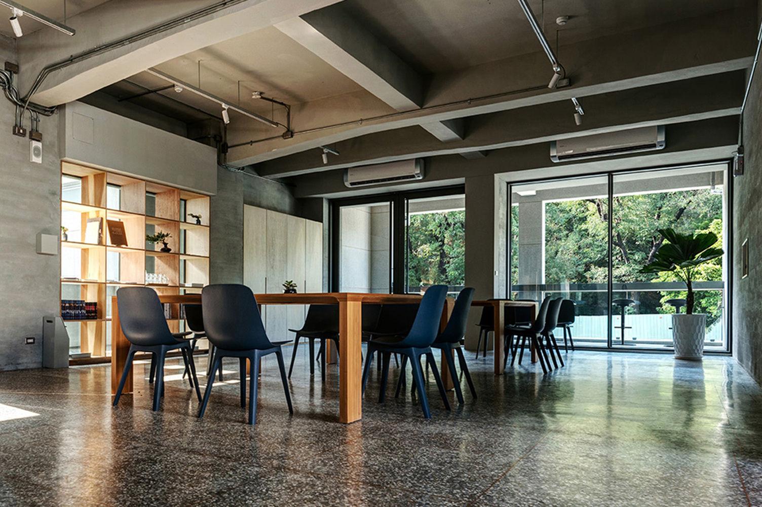 Gallery of ALIEN Art Center / CT Design + PU Architecture Association ...