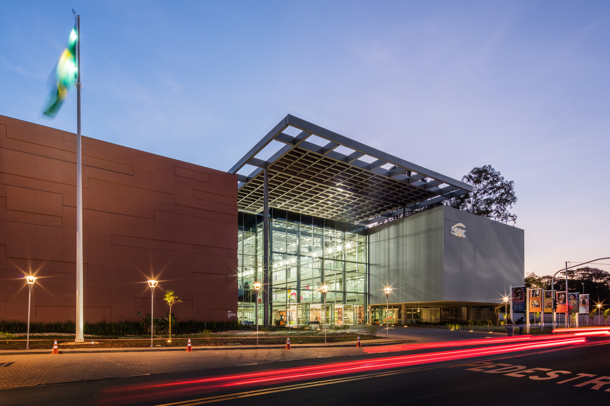 Galería de Sesc Guarulhos / Dal Pian Arquitetos - 14