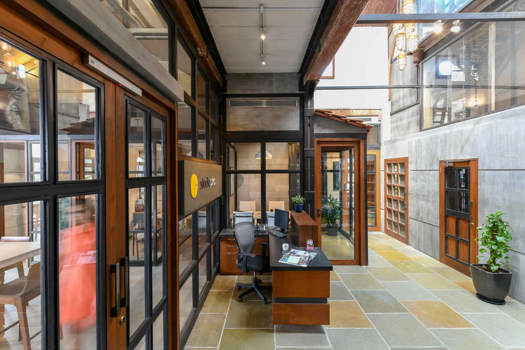 Gallery of The Loft Studio Space / Studio PKA - 12