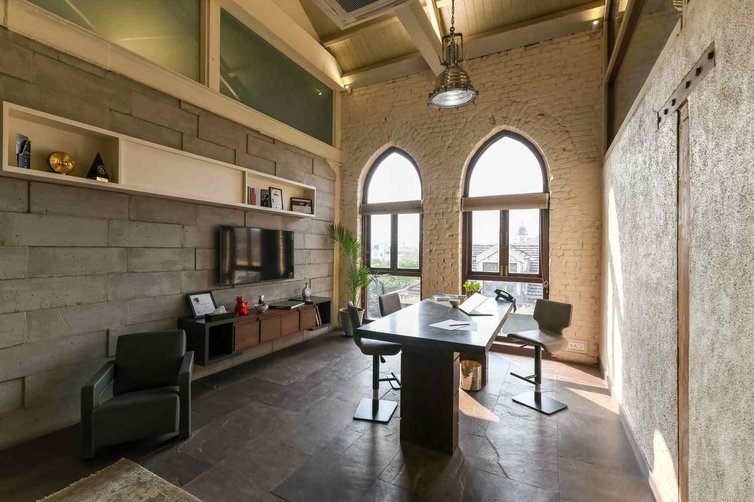 Gallery of The Loft Studio Space / Studio PKA - 25