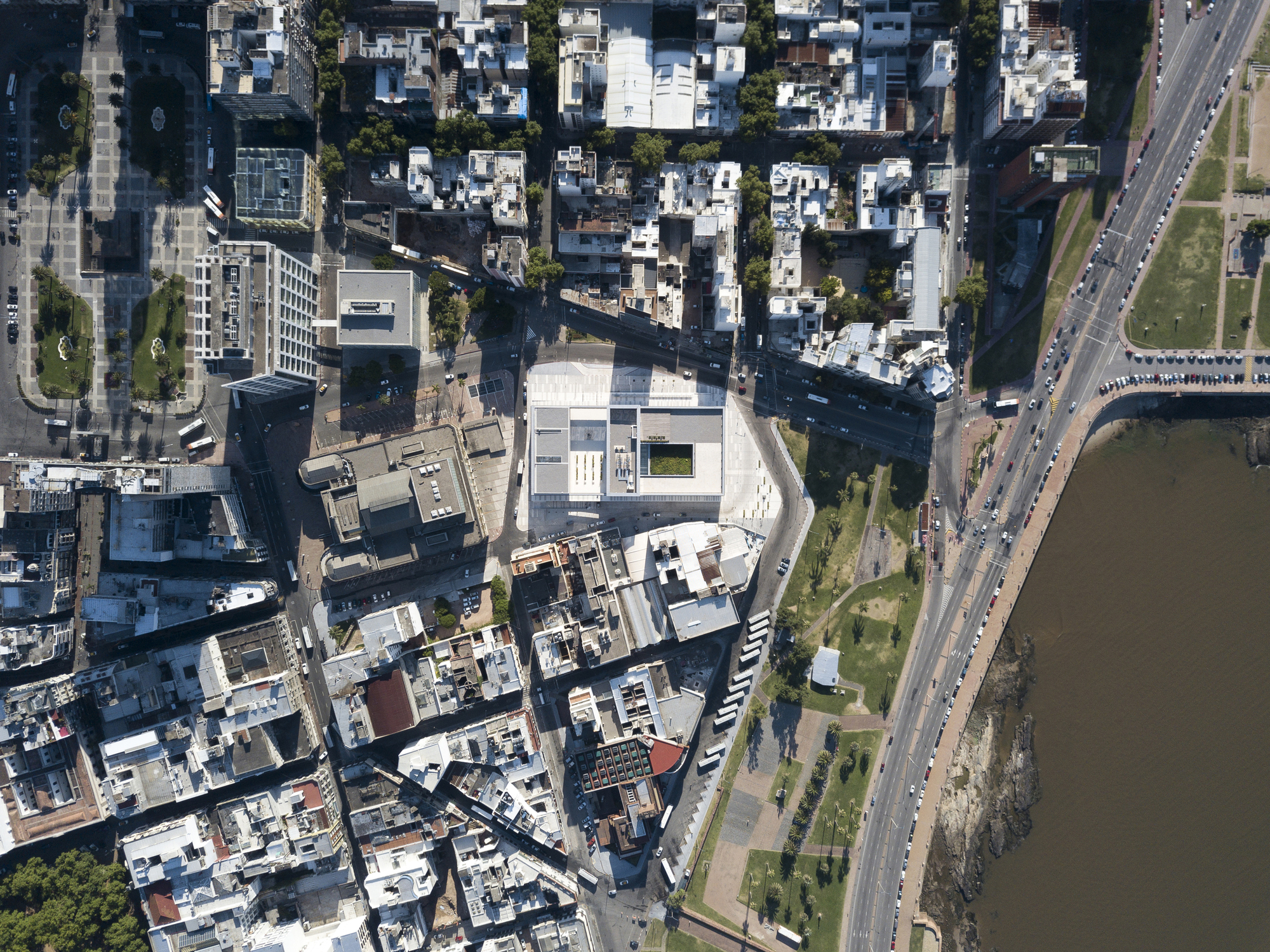 Gallery of CAF Headquarters / LAPS Arquitectos - 18