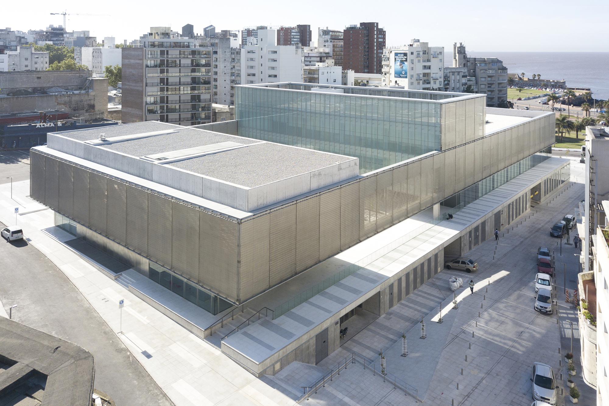 Gallery of CAF Headquarters / LAPS Arquitectos - 3