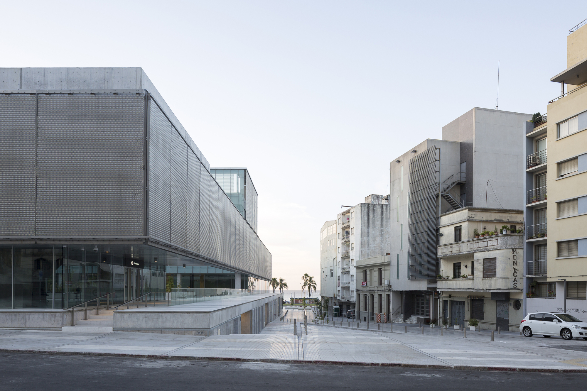 Gallery of CAF Headquarters / LAPS Arquitectos - 29