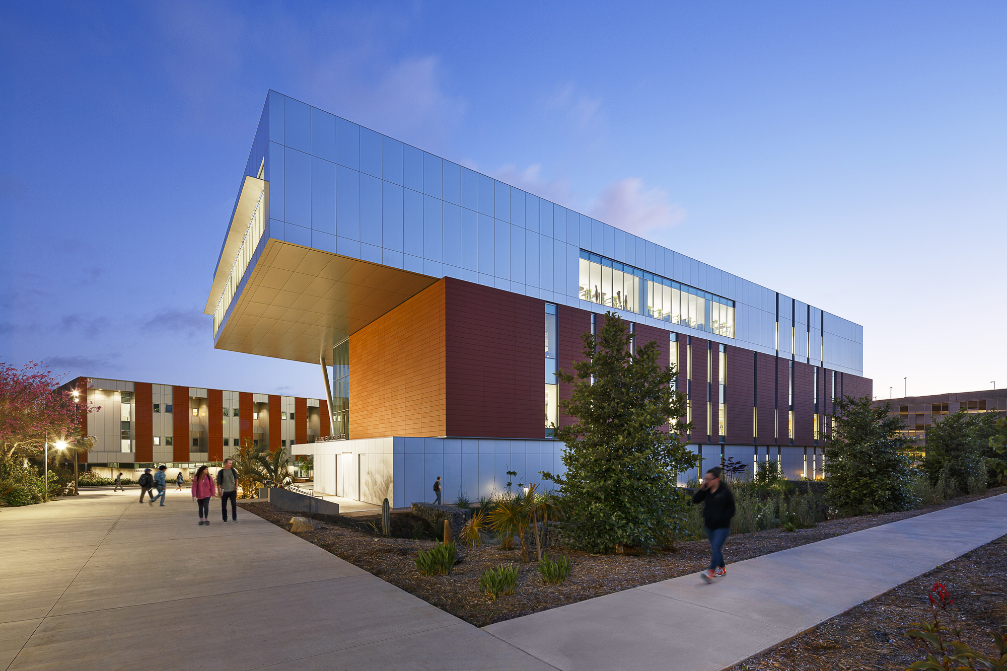 Gallery of Palomar College Learning Resource Center / LPA - 17