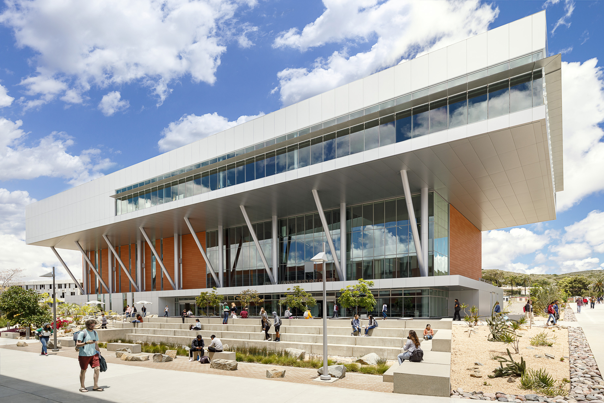 Gallery of Palomar College Learning Resource Center / LPA - 9