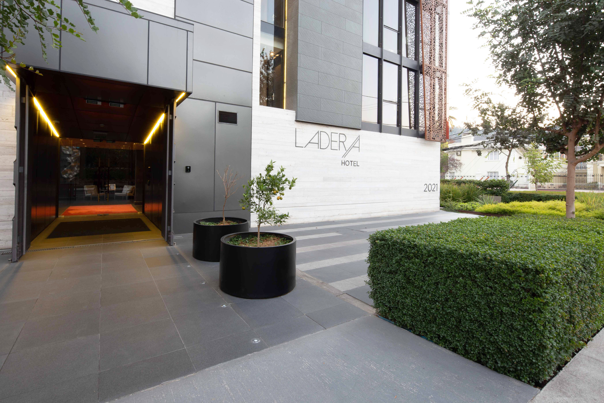Gallery of Ladera Hotel / Estudio Larrain - 12