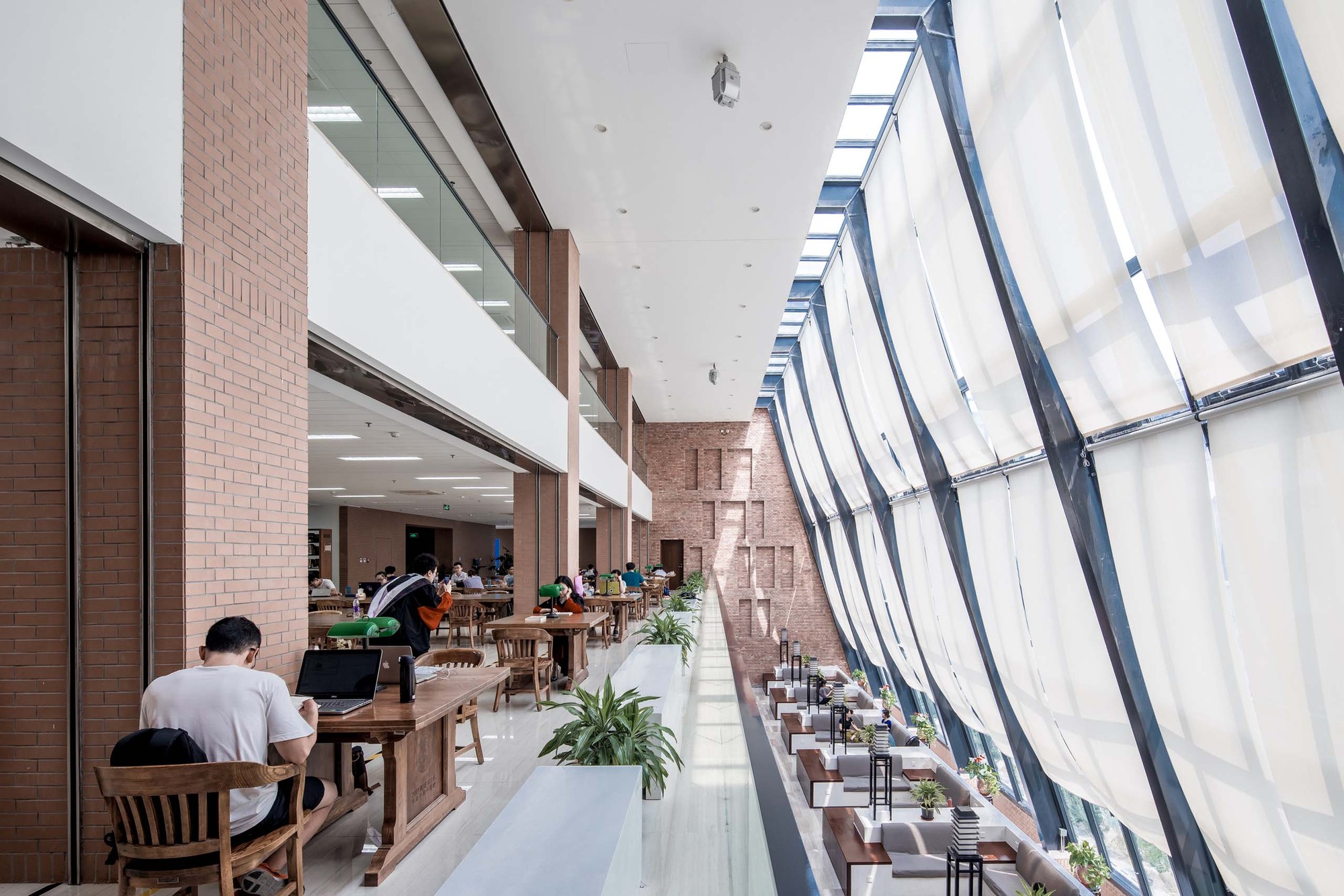 Gallery of 4th Phase Addition of Tsinghua University Library / THAD - 4