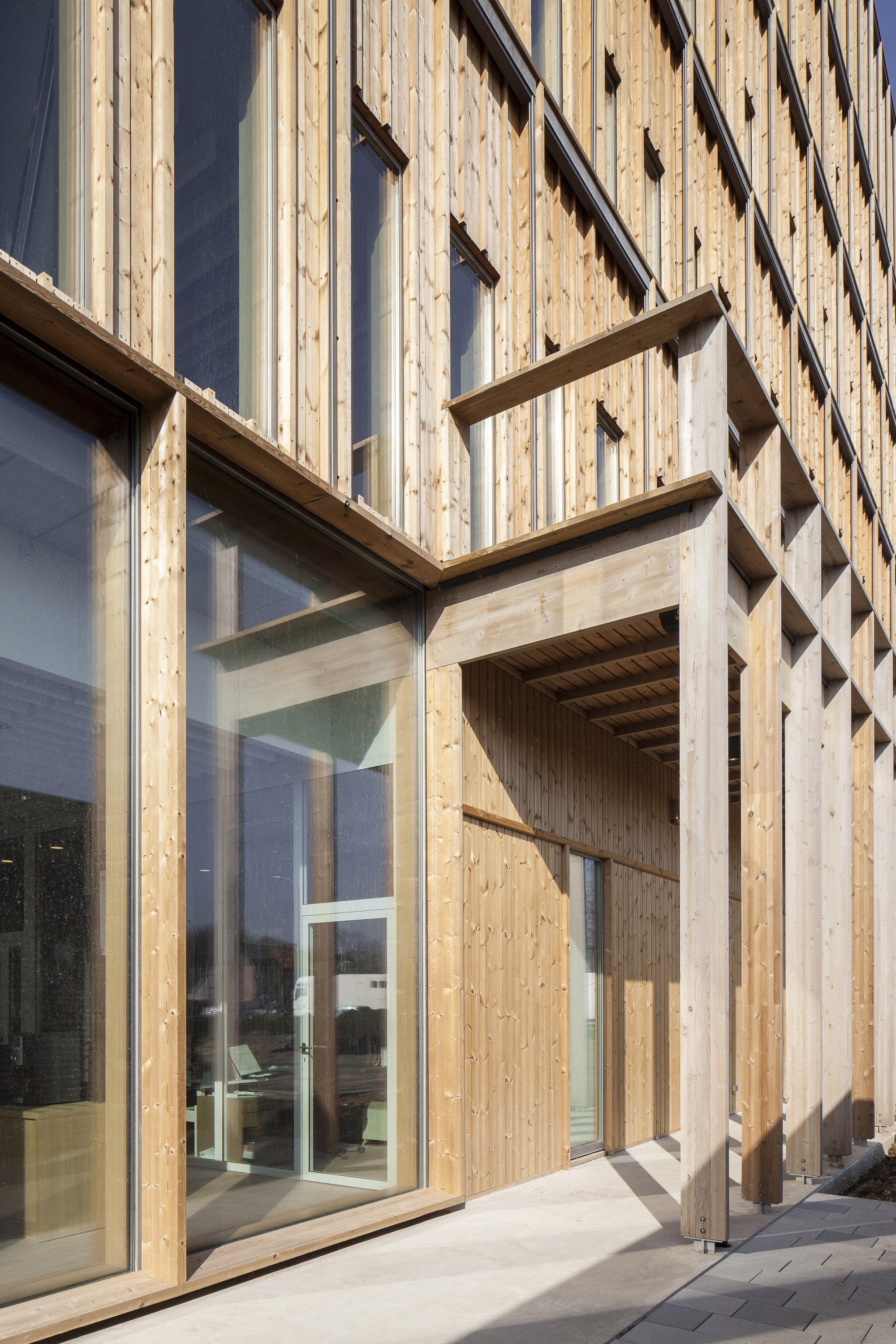 Gallery of IOK Headquarters / HUB - 4