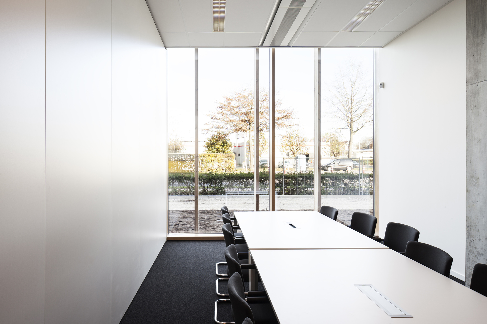 Gallery of IOK Headquarters / HUB - 10