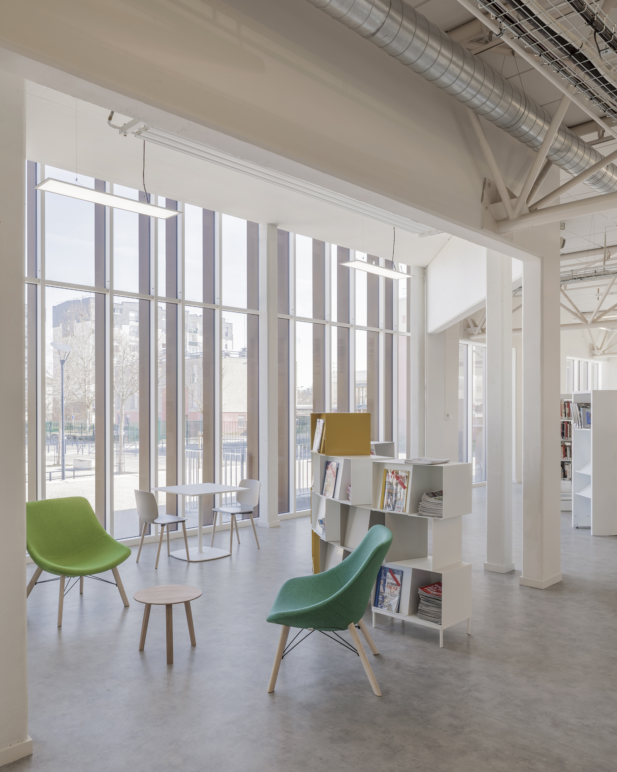 Gallery of The Albert Schweitzer Community Centre / mobile ...