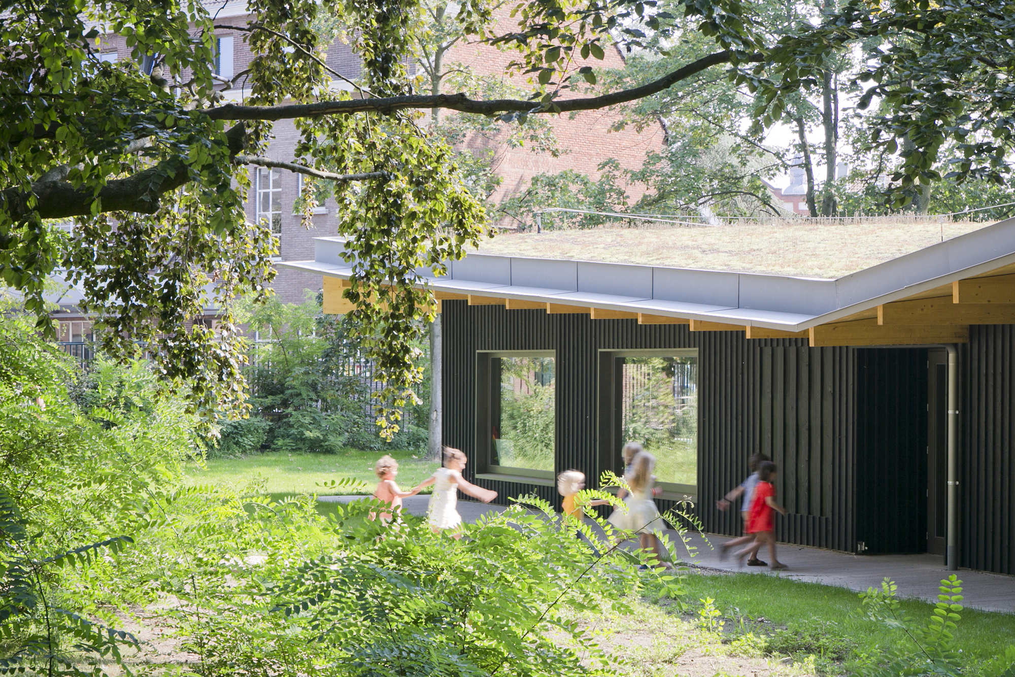 Gallery of Groenendaal Primary School Park Classrooms / HUB - 16