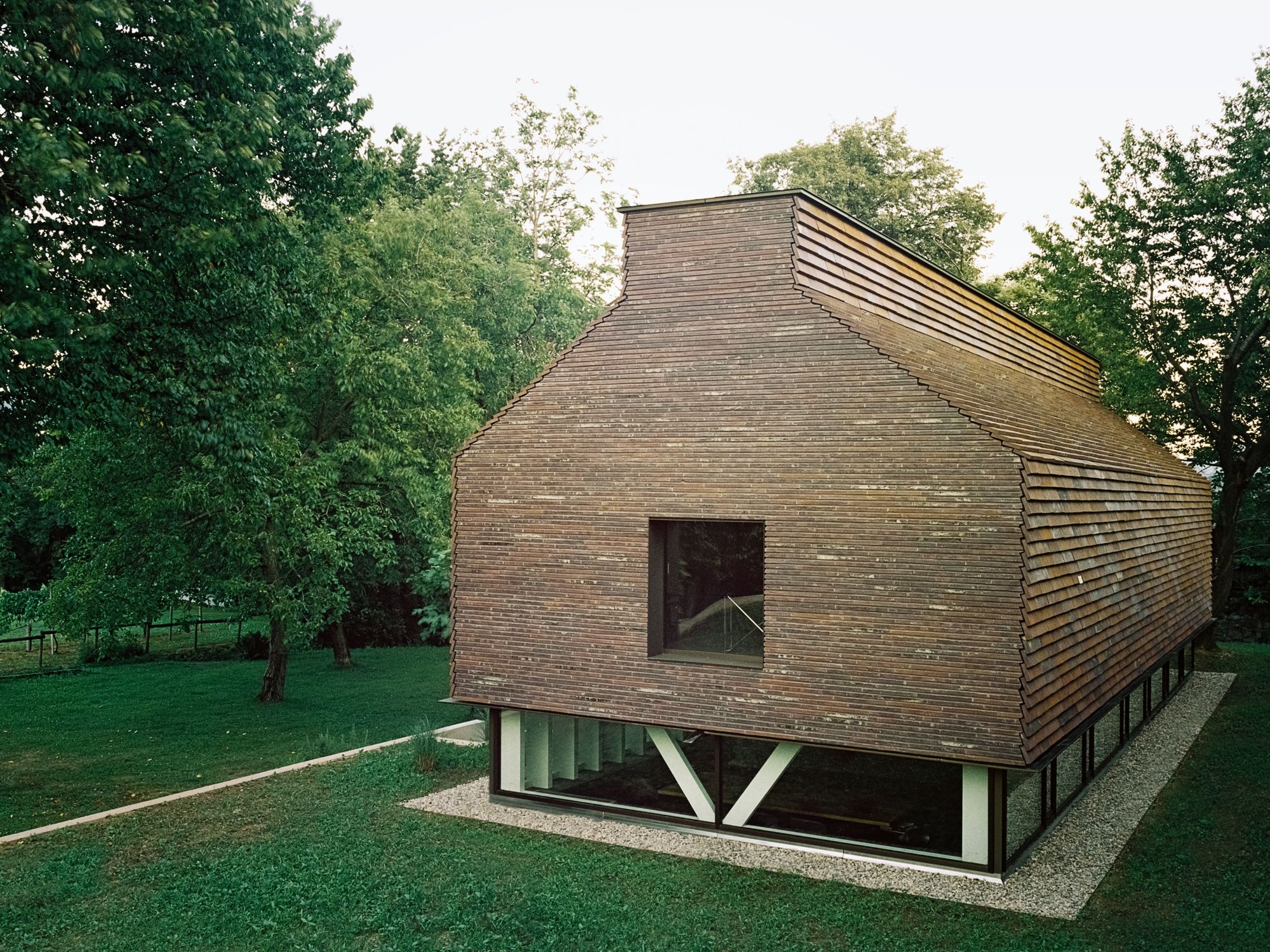 Atelier in Rancate / Stocker Lee Architetti | ArchDaily