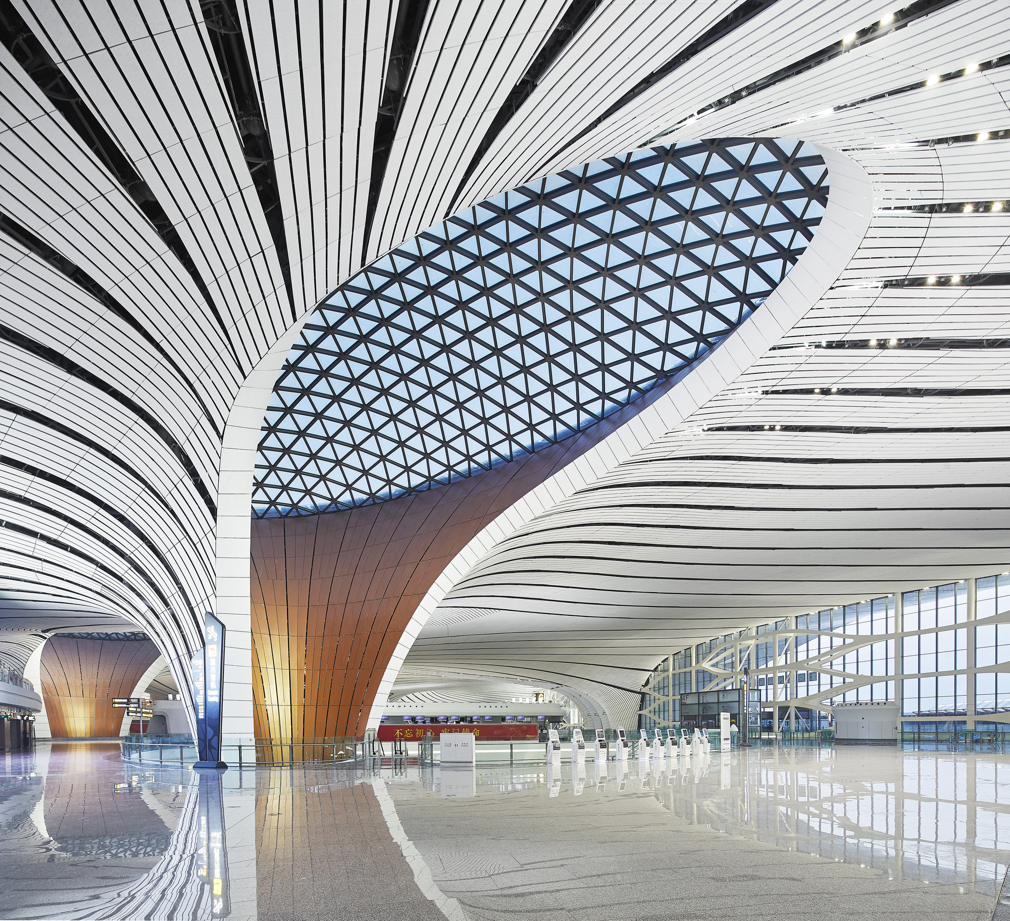Galeria de Aeroporto Internacional de Beijing Daxing / Zaha Hadid ...