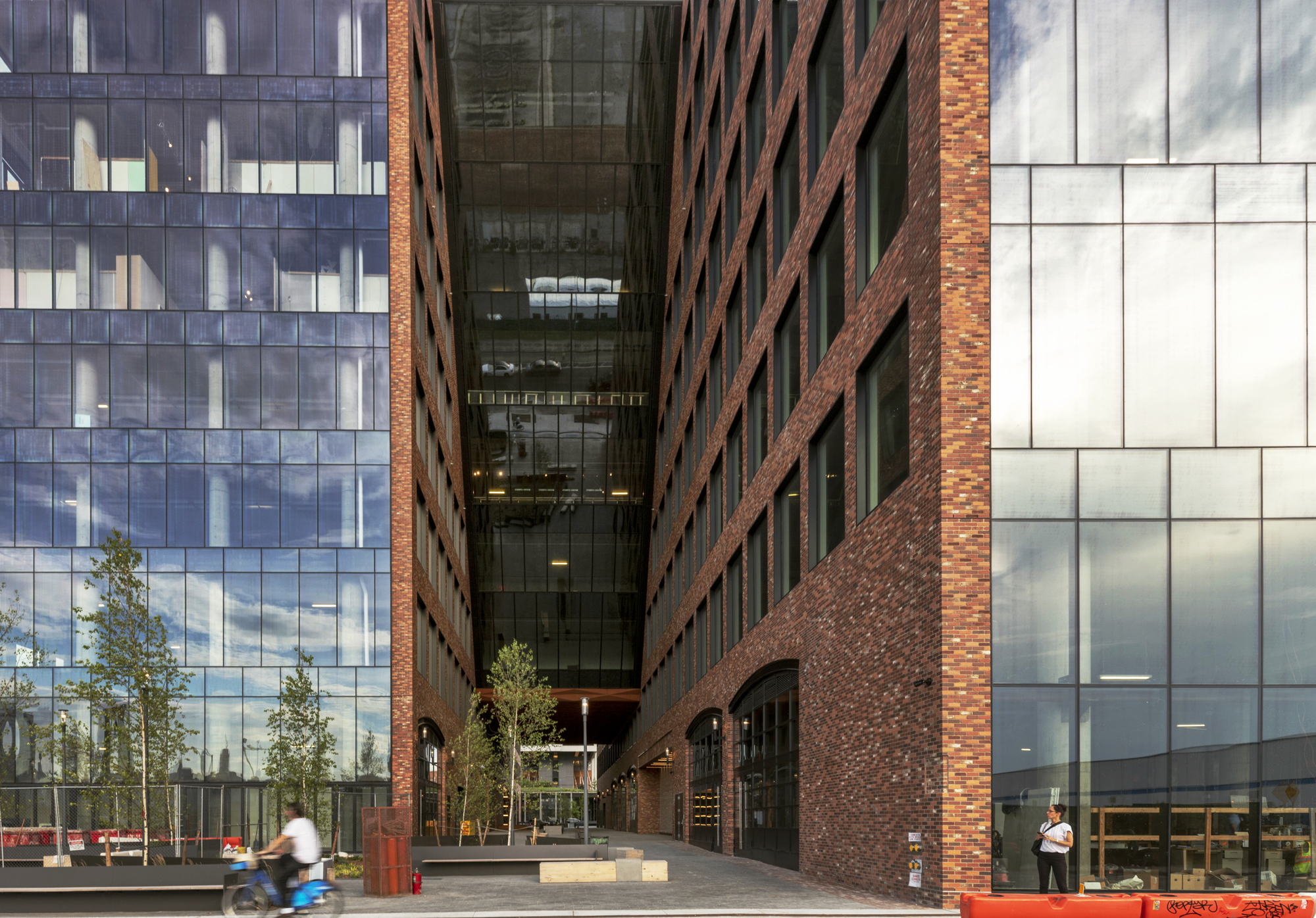 Gallery of 25 Kent Building / Gensler + HWKN - 14