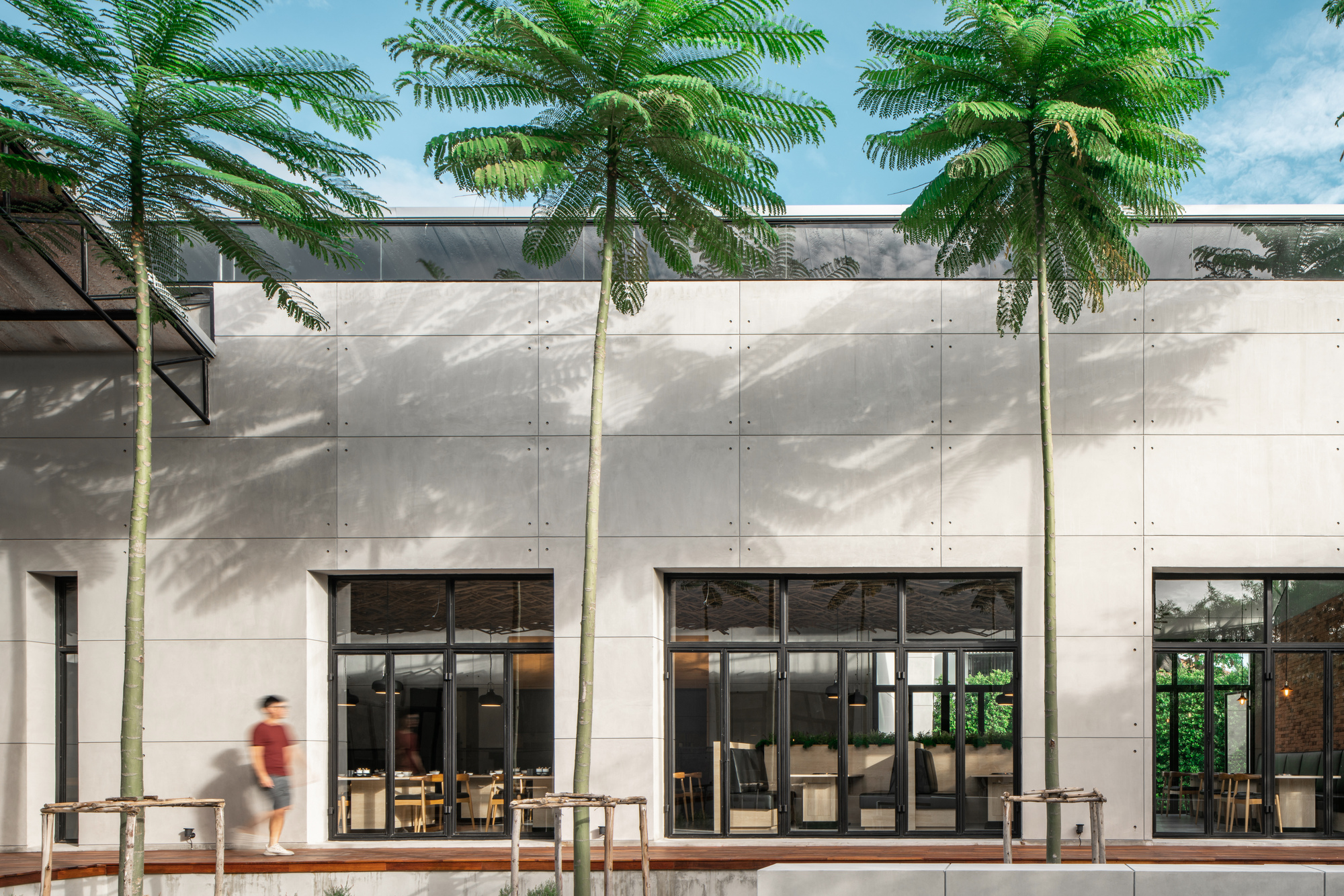 Gallery of Grillicious Restaurant / ForX Design Studio - 14