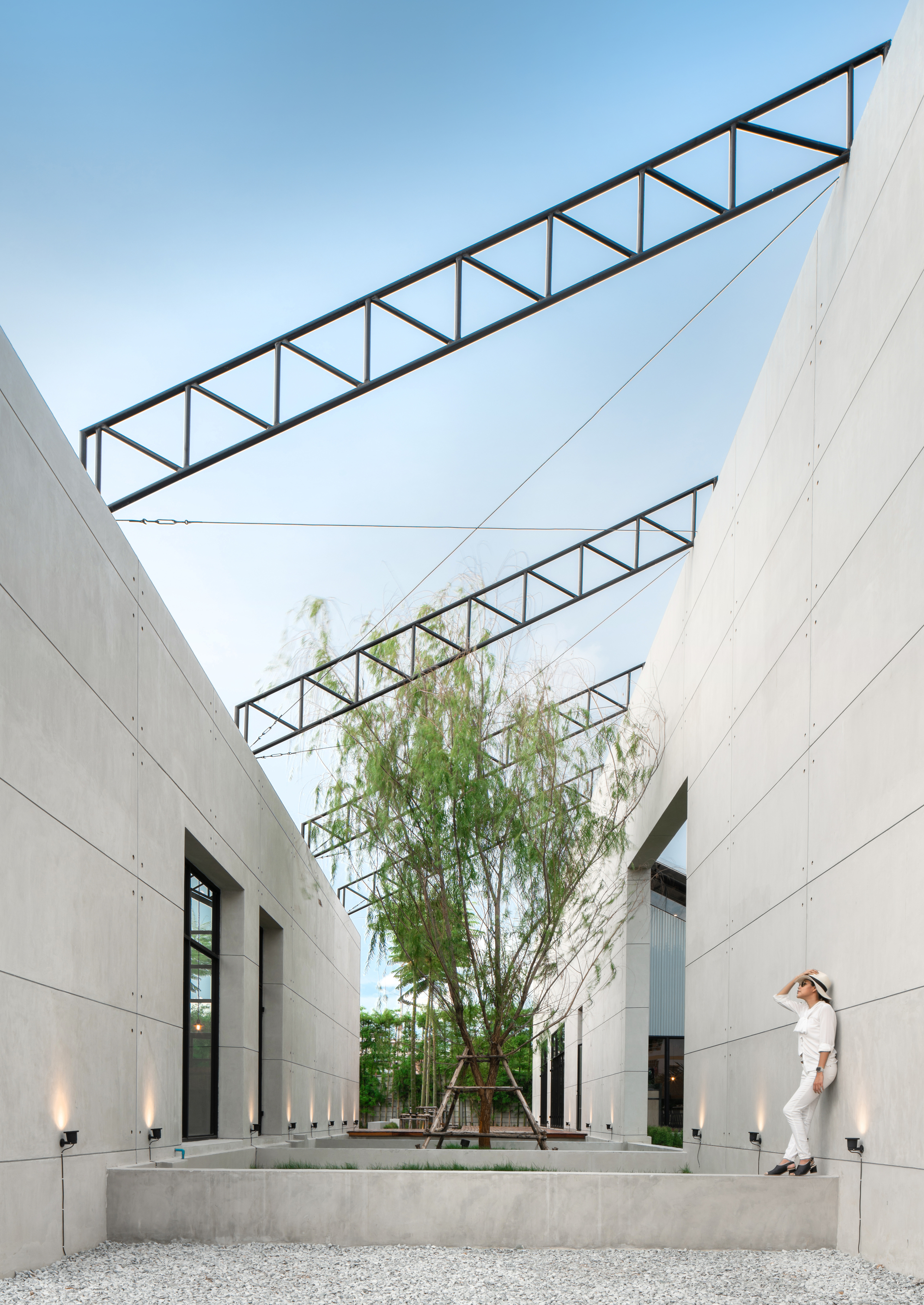 Gallery of Grillicious Restaurant / ForX Design Studio - 7