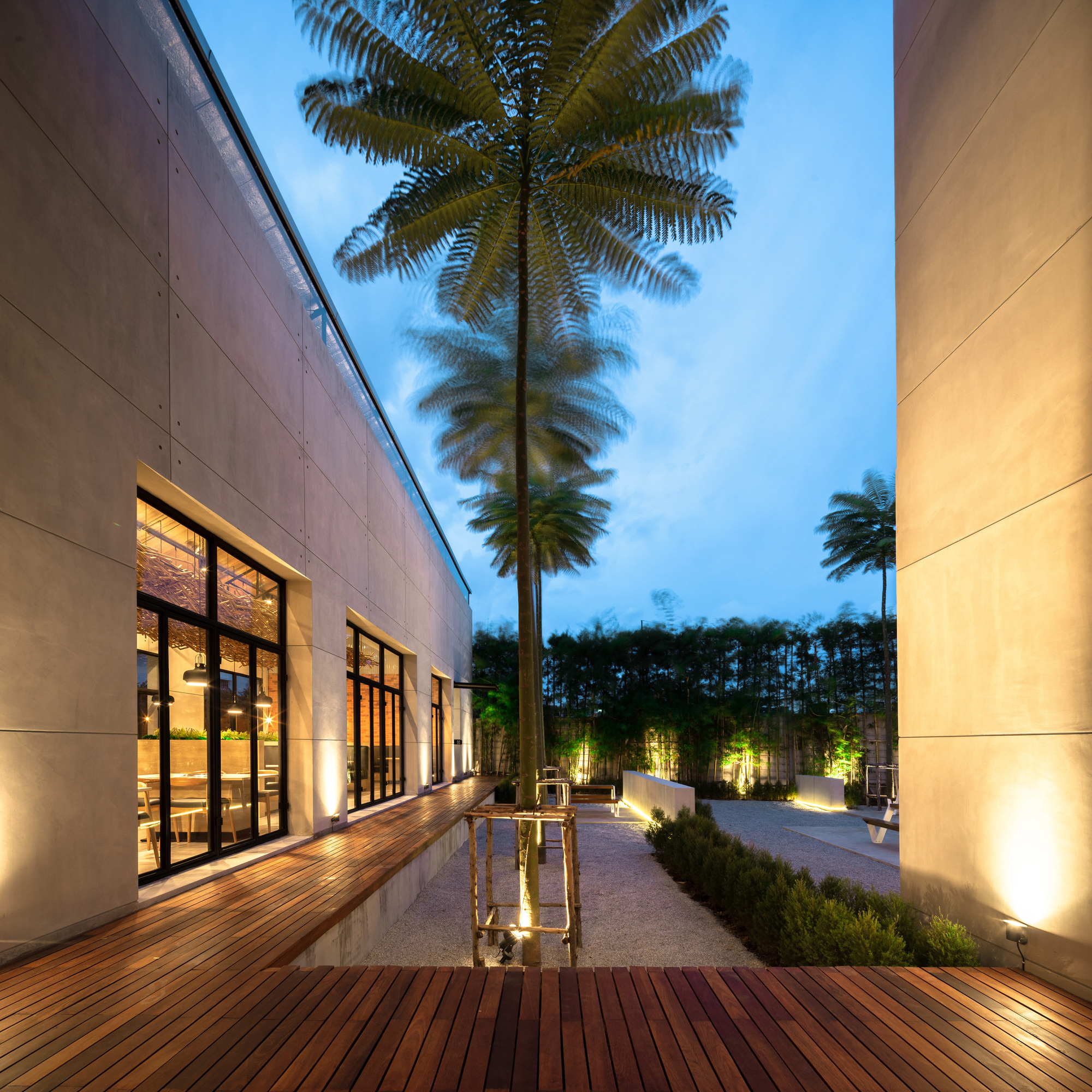 Gallery of Grillicious Restaurant / ForX Design Studio - 29