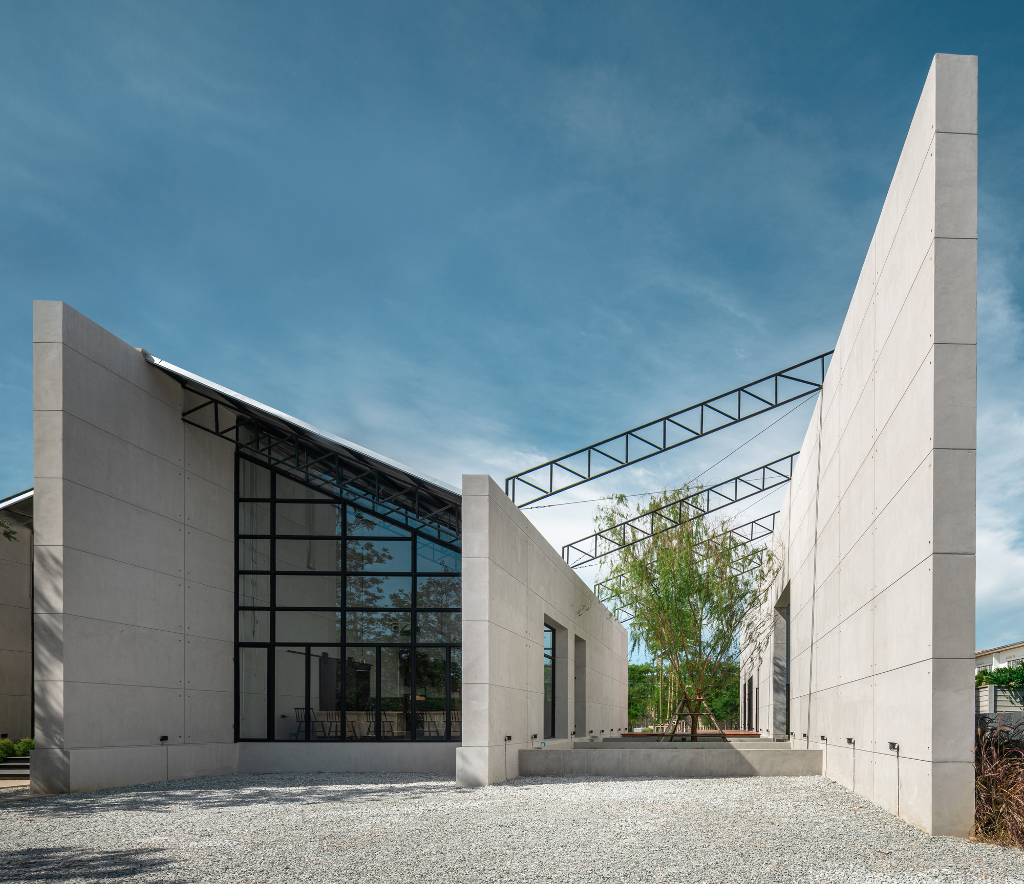 Gallery of Grillicious Restaurant / ForX Design Studio - 33