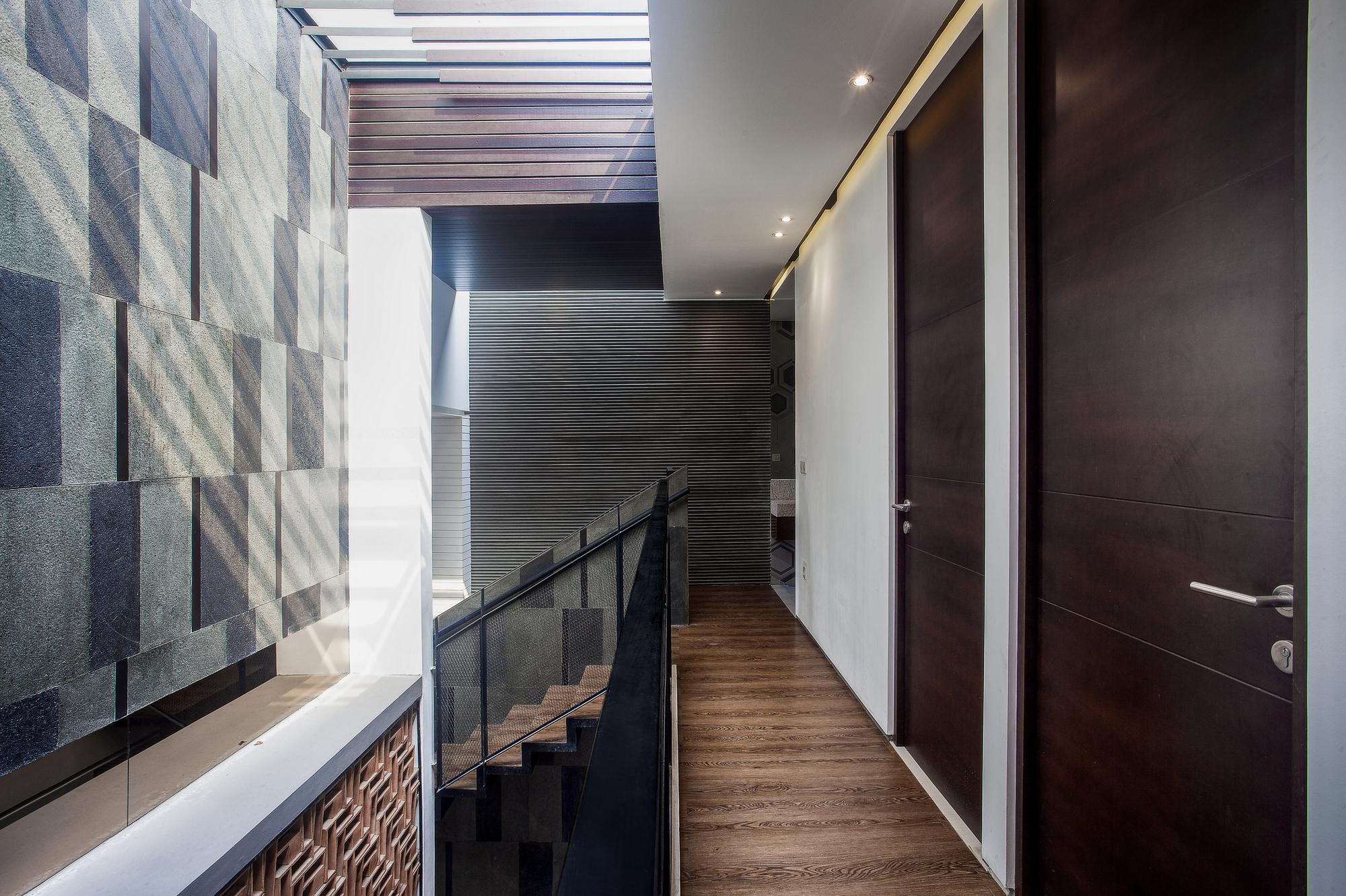 Gallery of U House / CND ARCHITECT - 7