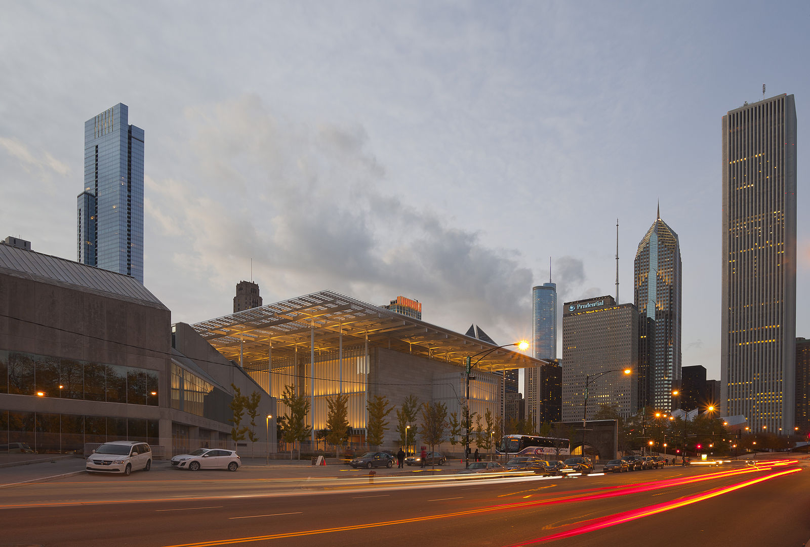 Gallery of Chicago City Guide: 23 Buildings You Shouldn’t Miss - 23