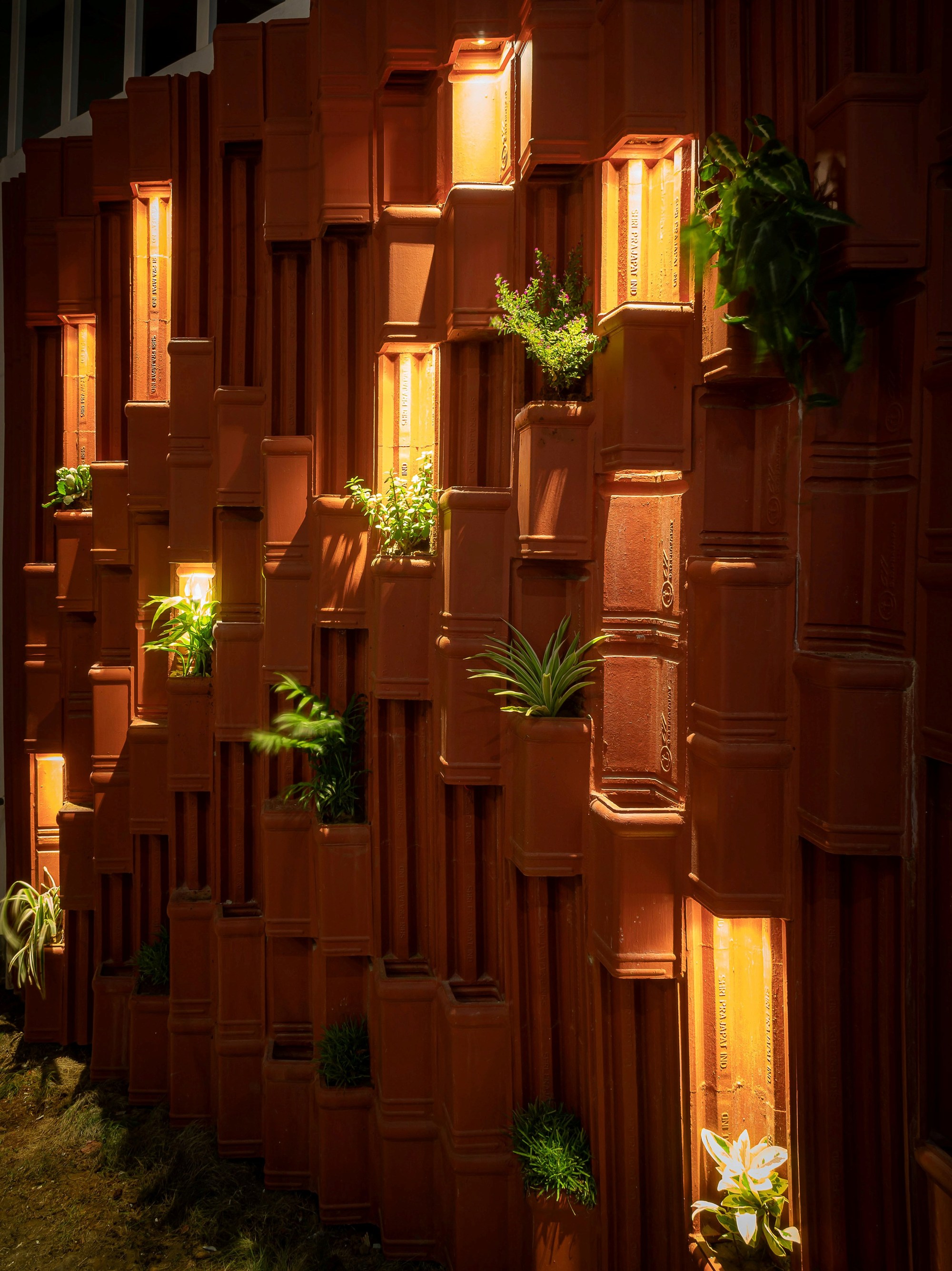 Gallery of Clay Screen House / Manoj Patel Design Studio - 18