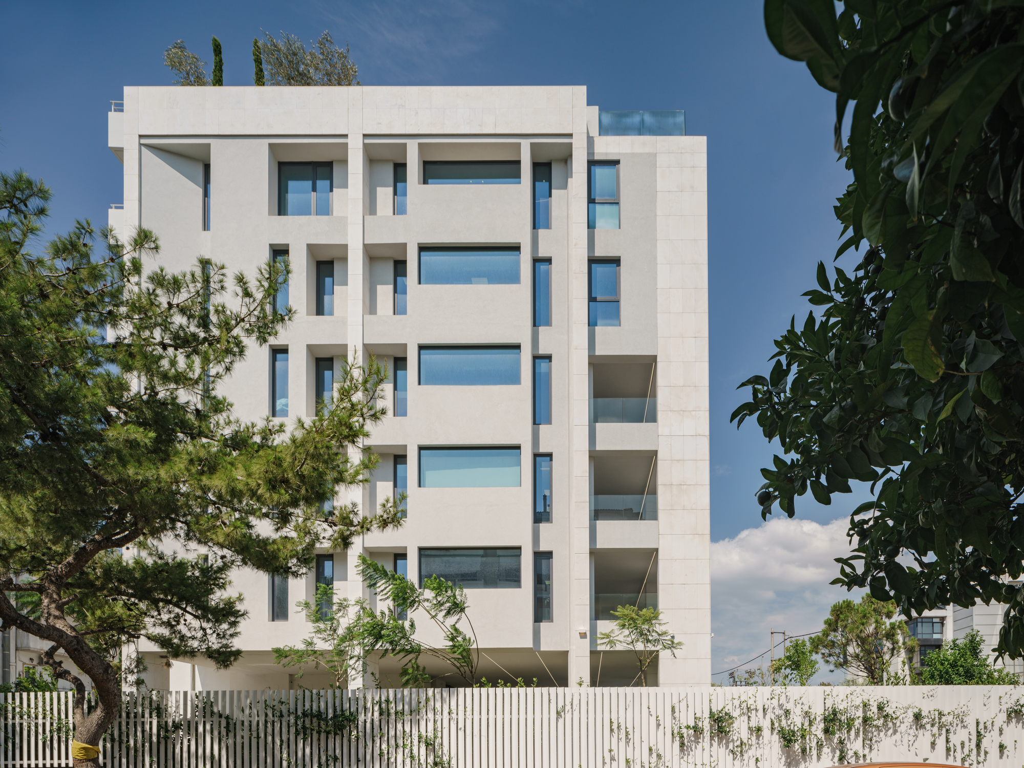 Gallery of Geometrical Juxtapositions Office Building Redevelopment ...