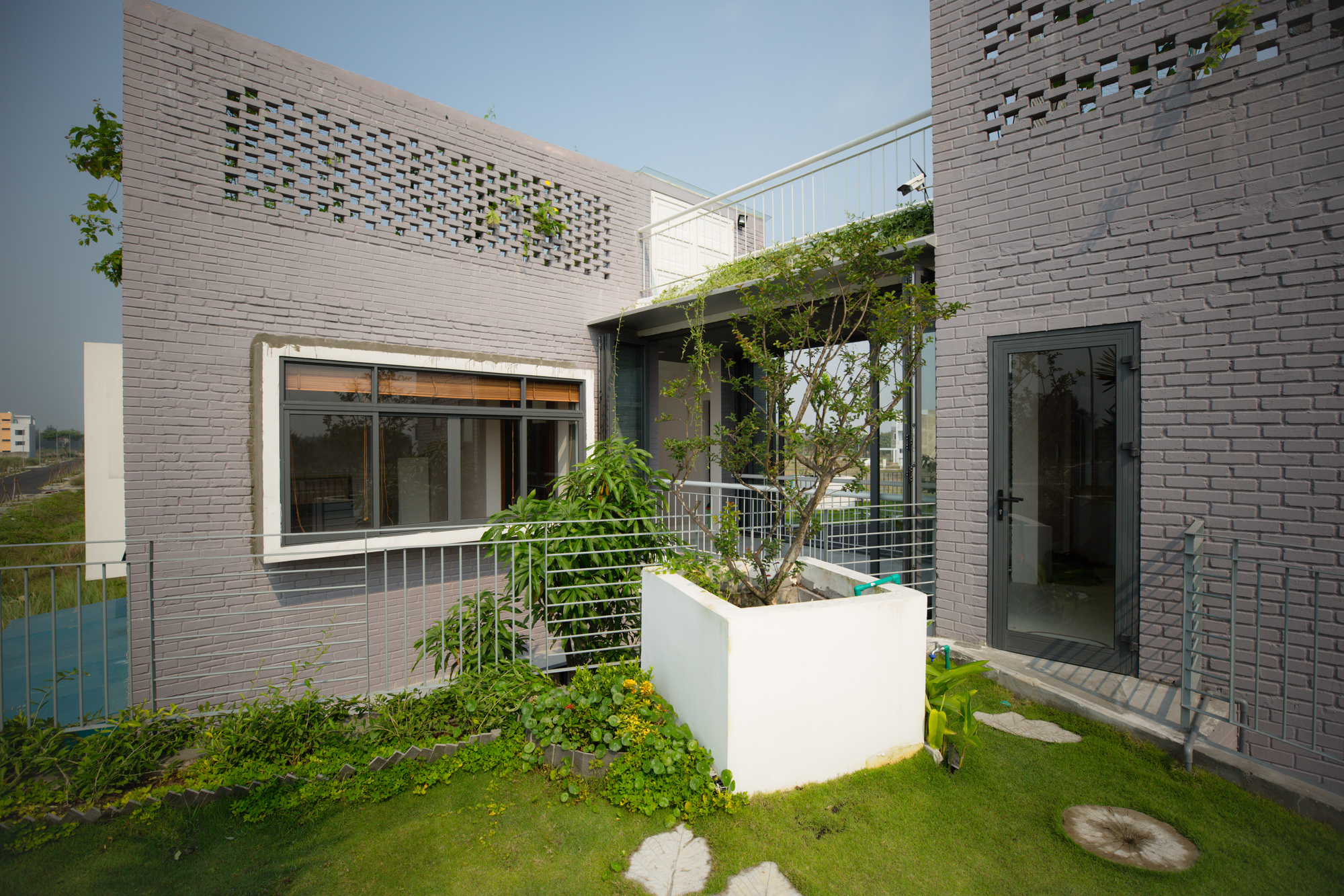 Gallery of The Soul Home / Ho Khue Architects - 3