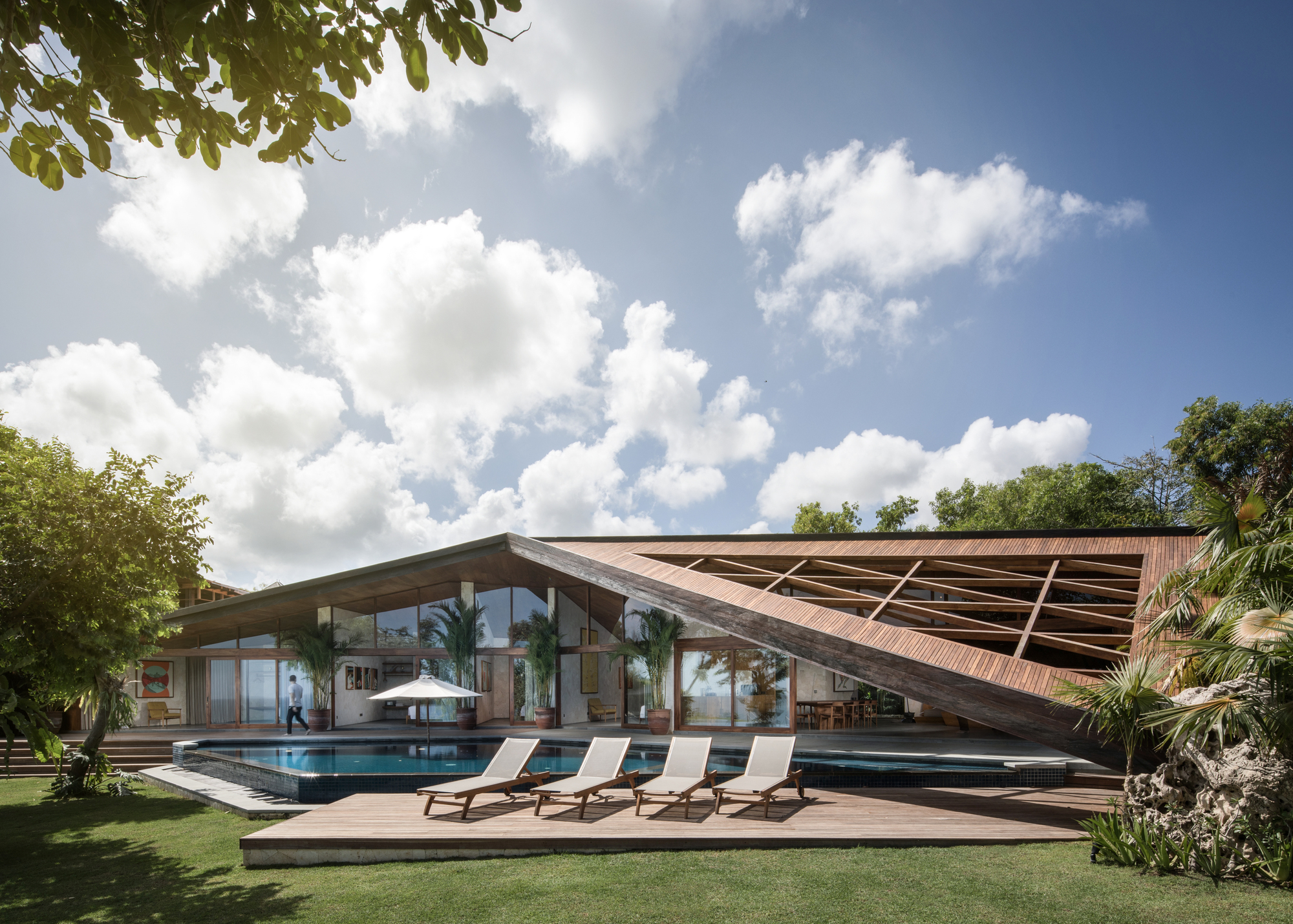 Gallery of Cliff Front 7 (WT Carbon House) / Alexis Dornier - 3