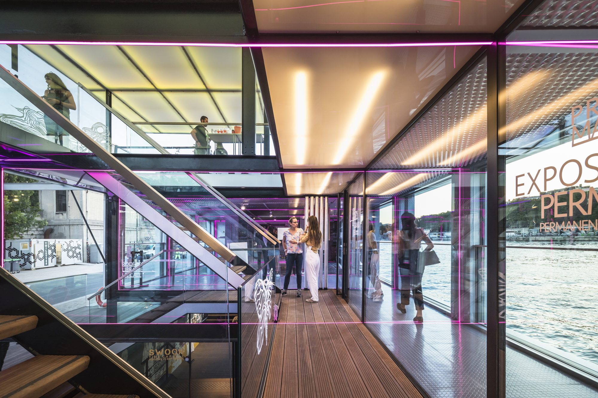 Gallery of Fluctuart Art Gallery / Seine Design - 16