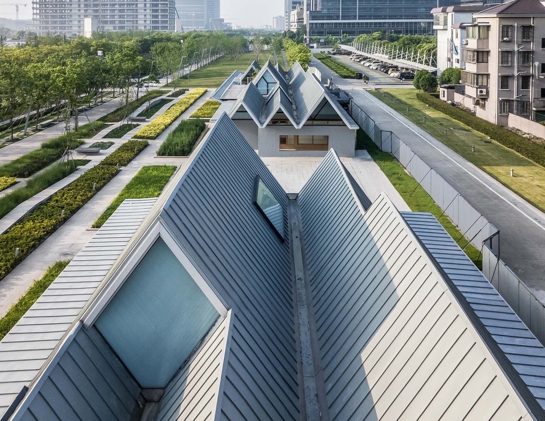 Gallery of The Sky is the Limit: 26 Projects that Take Full Advantage ...