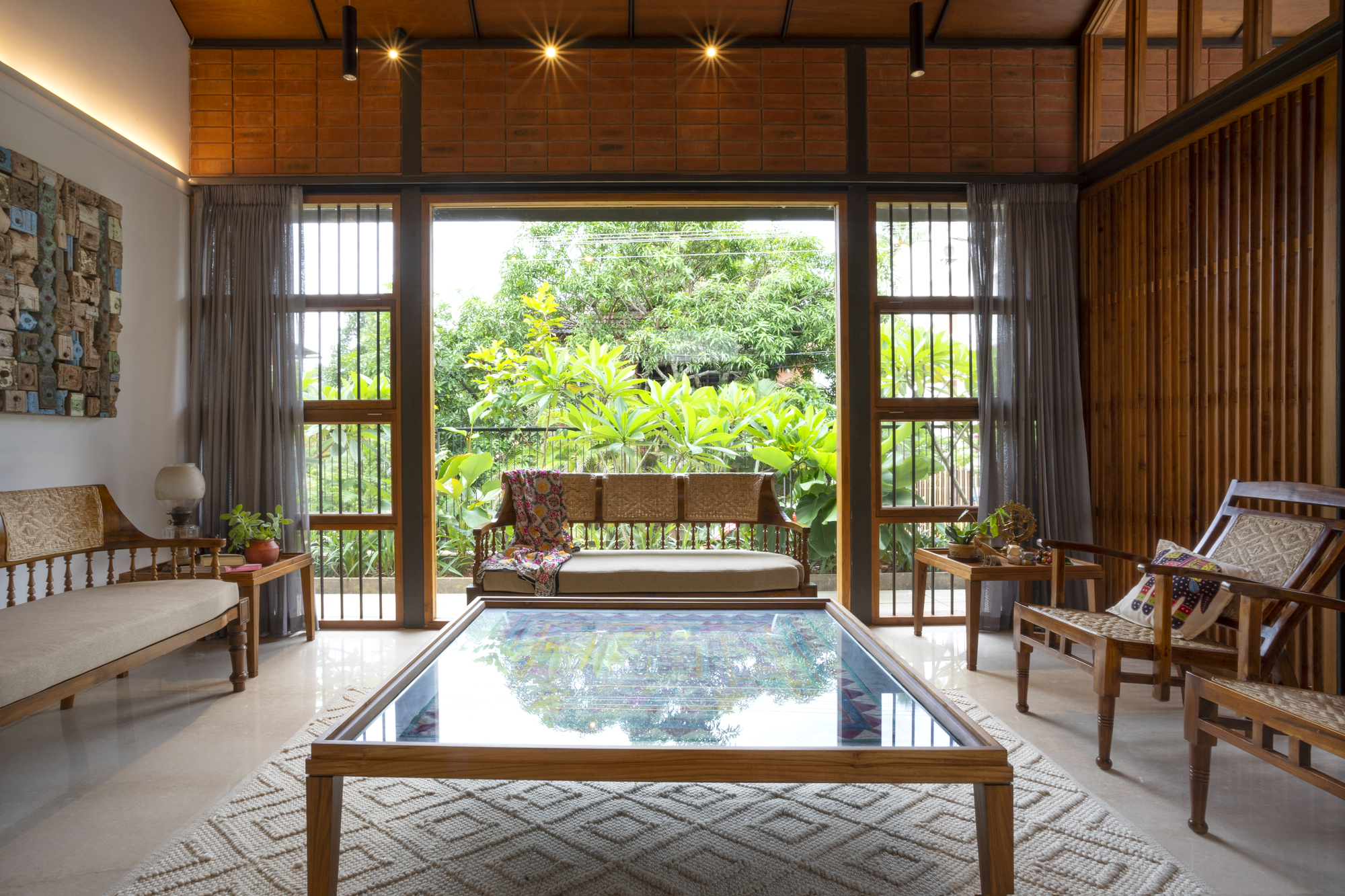 Gallery of Traditional Affinity House / Thought Parallels - 13