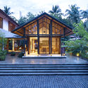 Traditional Affinity House / Thought Parallels | ArchDaily