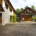 Traditional Affinity House / Thought Parallels | ArchDaily