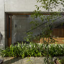 Traditional Affinity House / Thought Parallels | ArchDaily