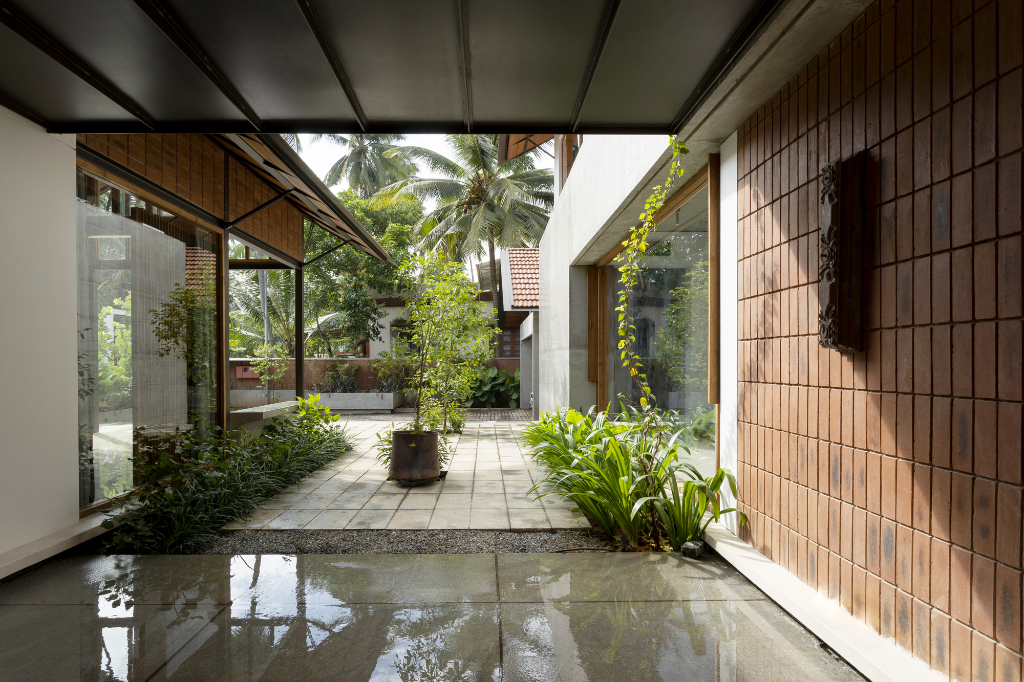 Gallery of Traditional Affinity House / Thought Parallels - 5