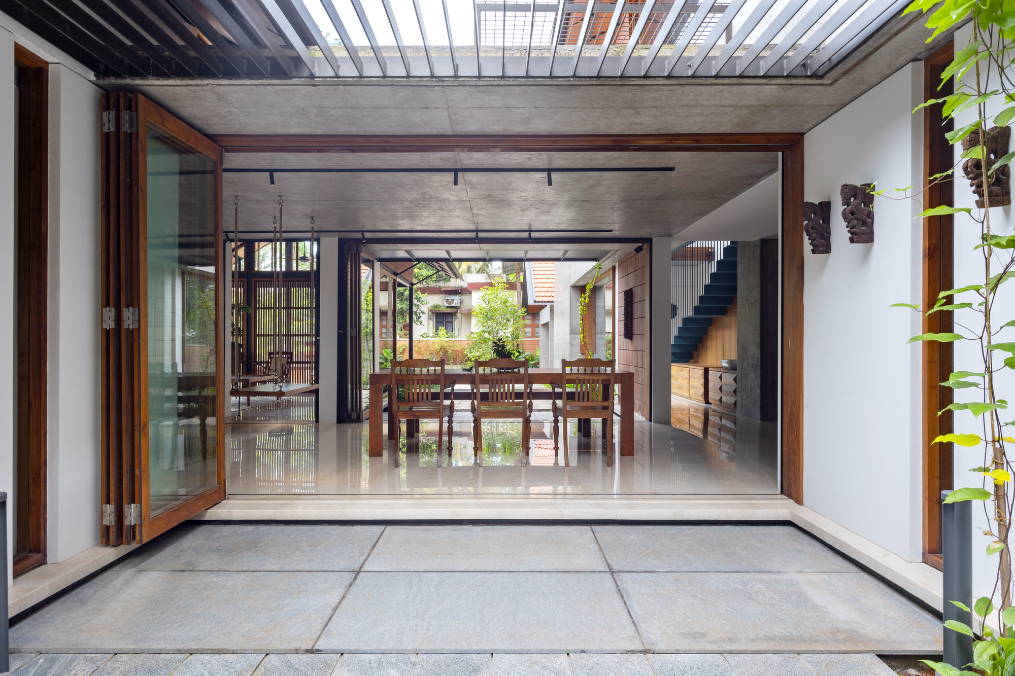 Gallery of Traditional Affinity House / Thought Parallels - 17