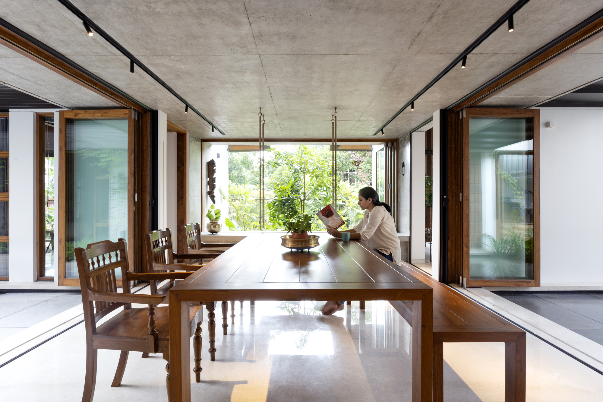 Gallery of Traditional Affinity House / Thought Parallels - 4