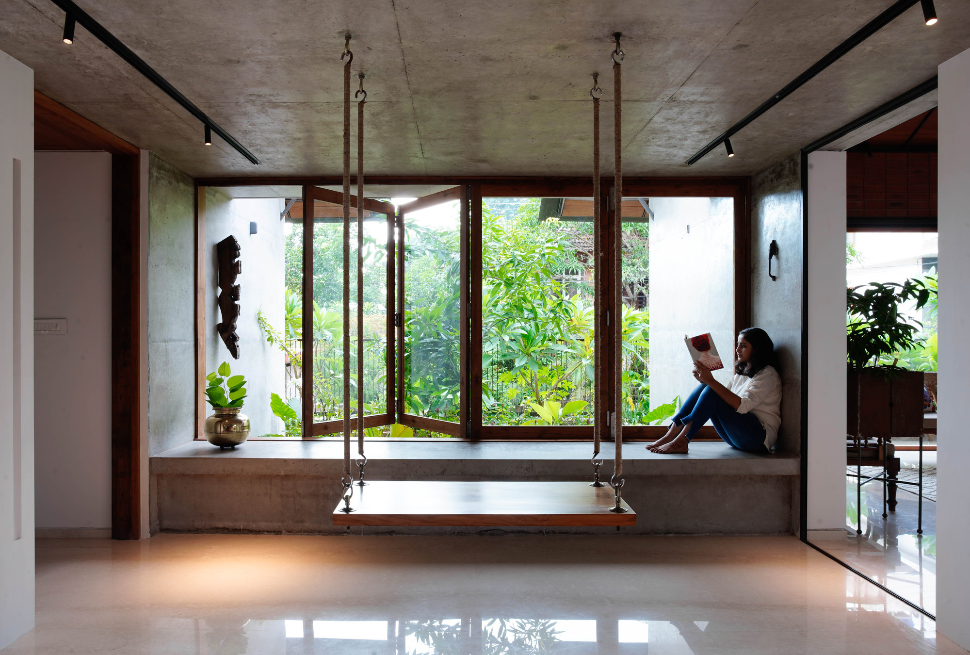 Gallery of Traditional Affinity House / Thought Parallels - 18