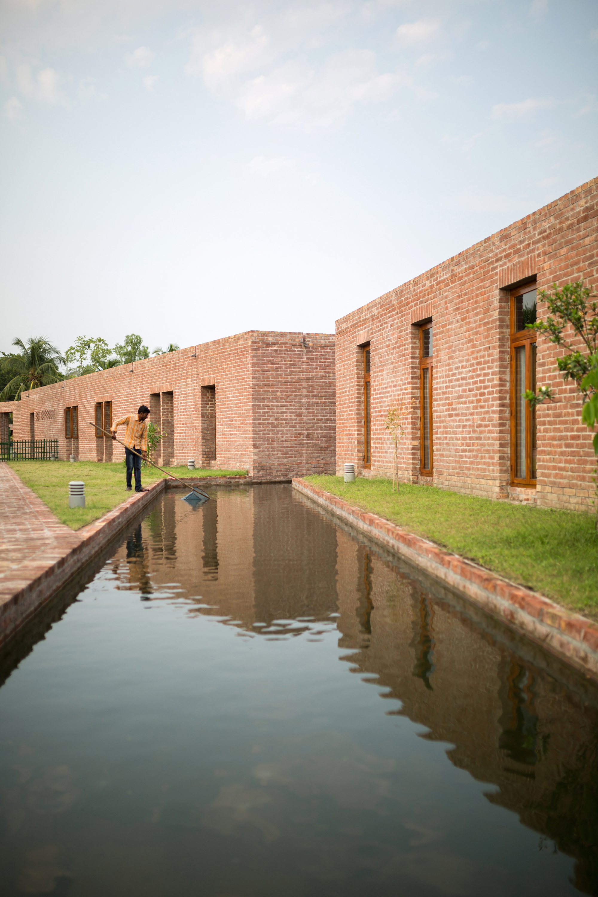 Gallery of Friendship Hospital Satkhira / Kashef Chowdhury/URBANA - 19
