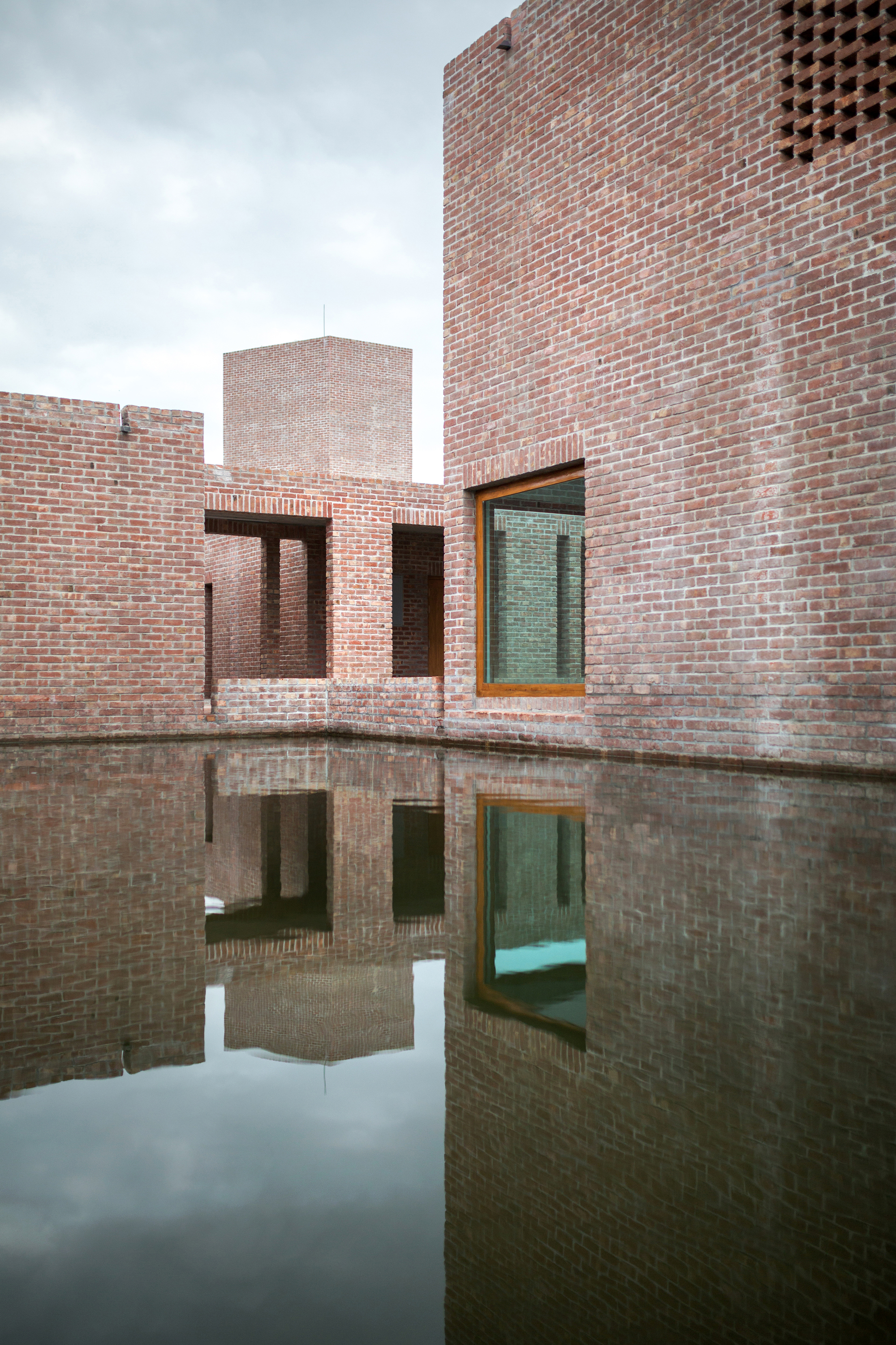 Gallery of Friendship Hospital Satkhira / Kashef Chowdhury/URBANA - 21
