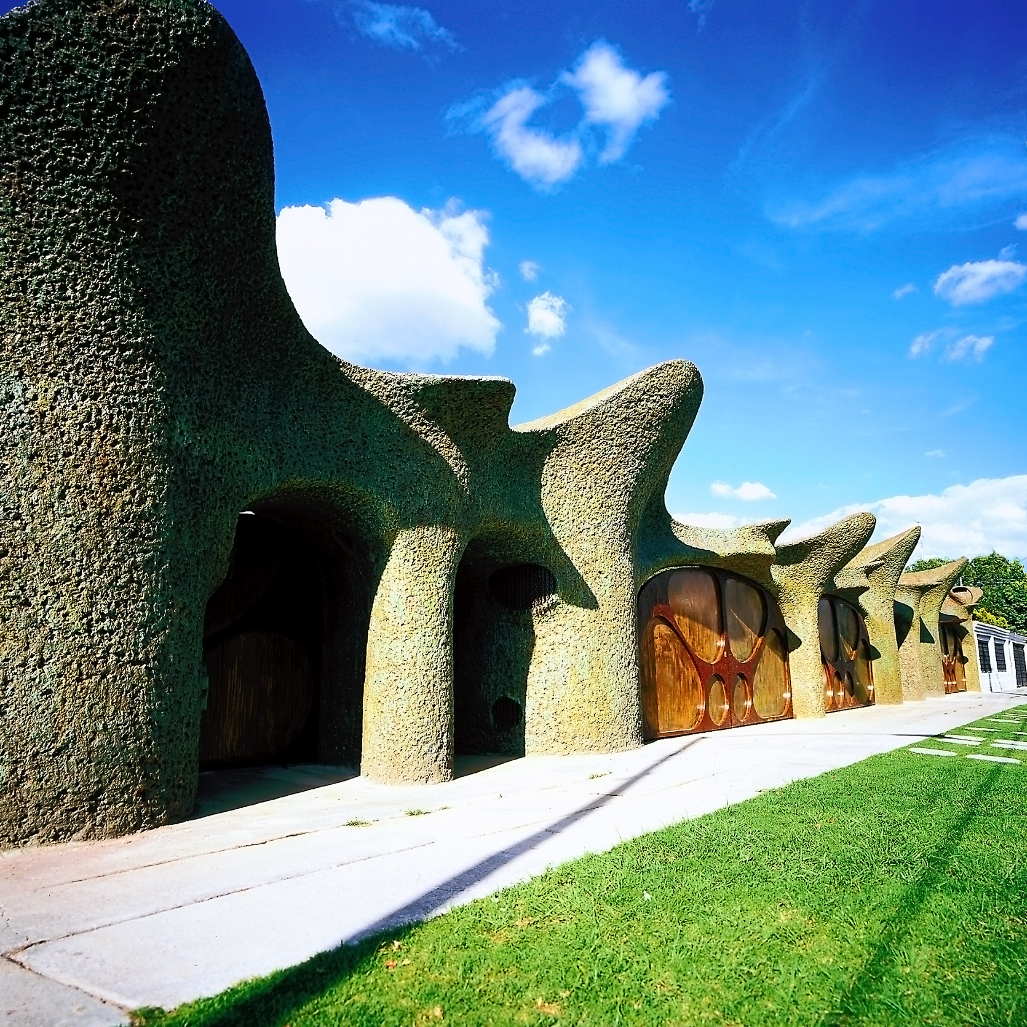 Galería de Clásicos de Arquitectura: Conjunto Satélite / Javier ...